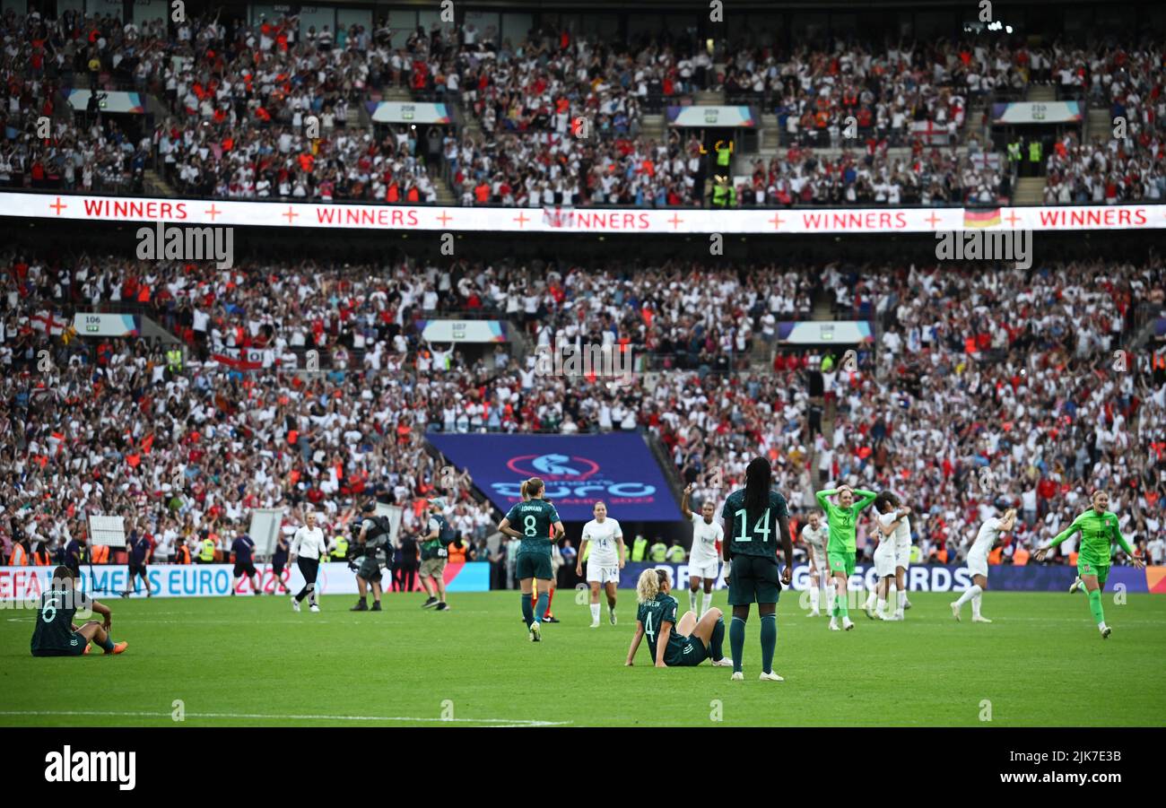 England euro final wembley 2022 hi-res stock photography and images - Alamy