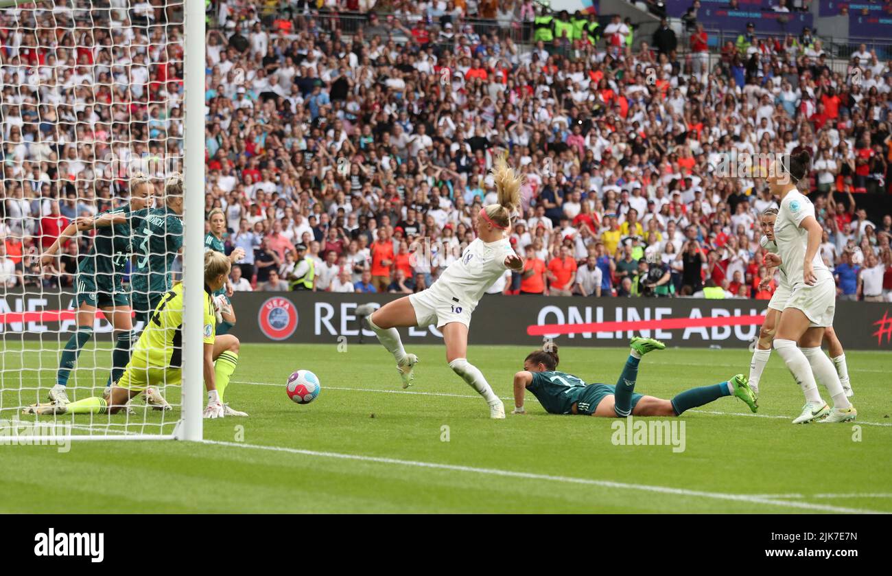 Chloe kelly goal england hi-res stock photography and images - Alamy