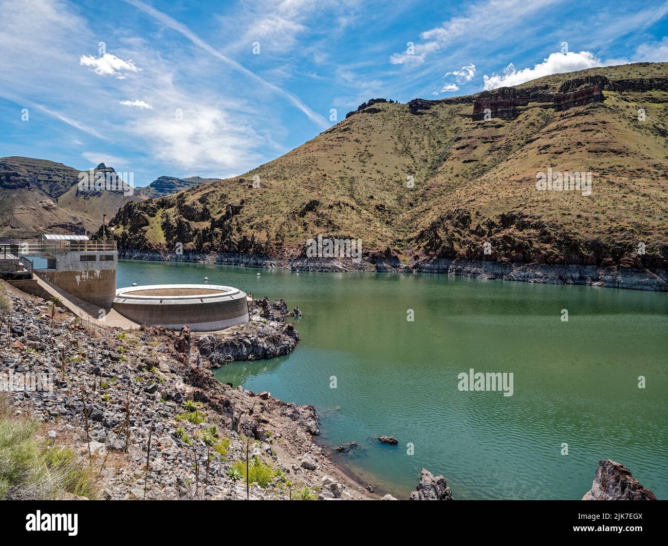 The unusual spillway at the Owyhee Dam, Oregon, USA Stock Photo - Alamy