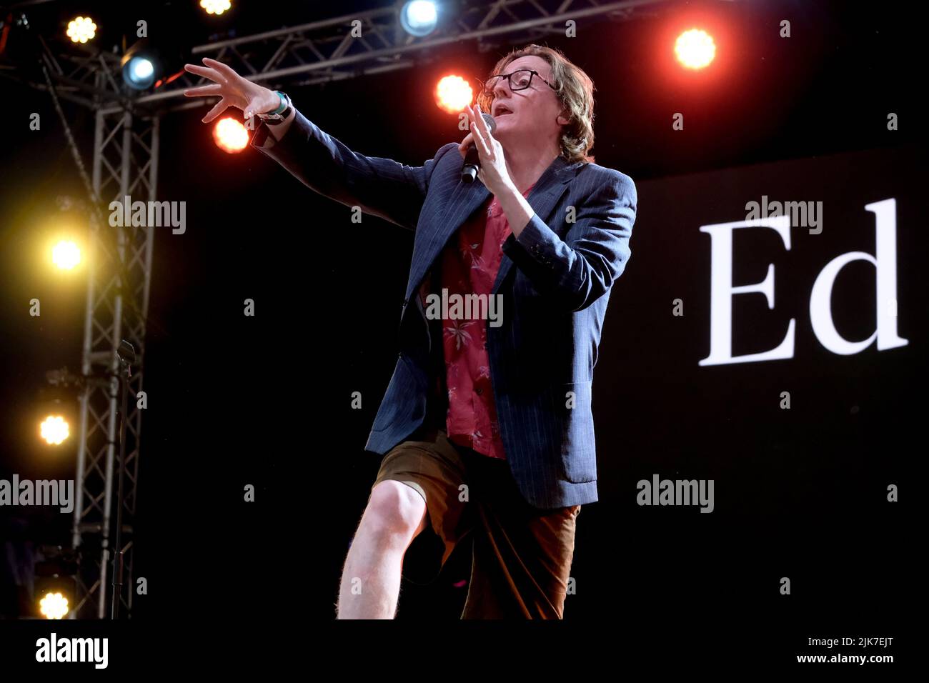 Best british comedy hi-res stock photography and images - Alamy