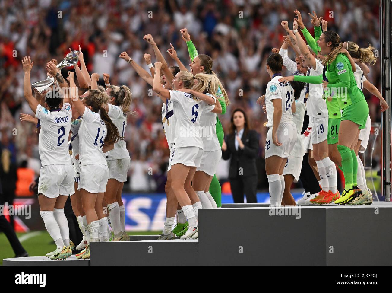 England euro 2022 trophy hi-res stock photography and images - Alamy