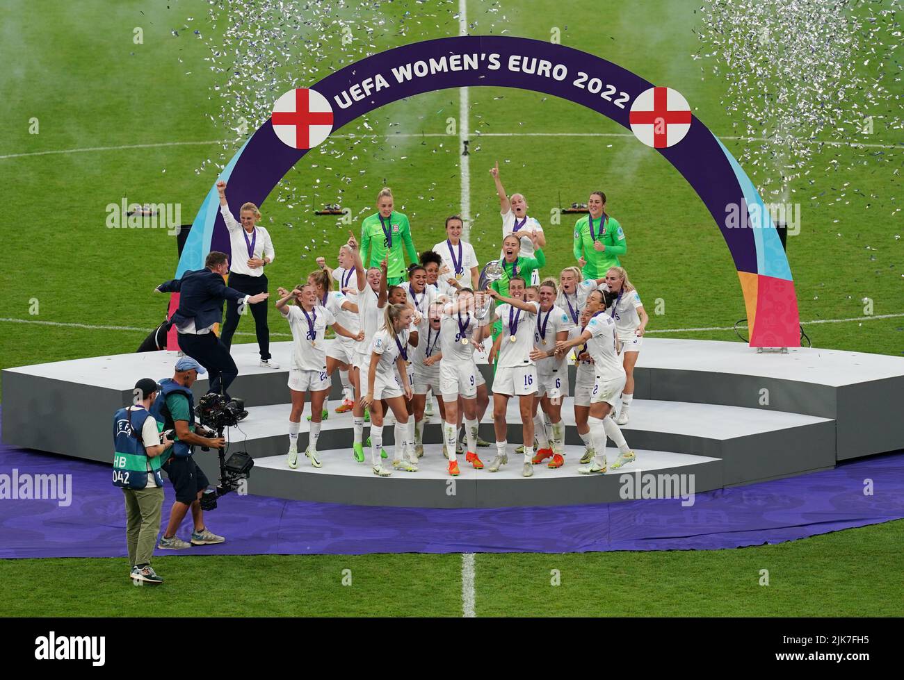 England's lift the trophy as they celebrate winning the UEFA Women's ...