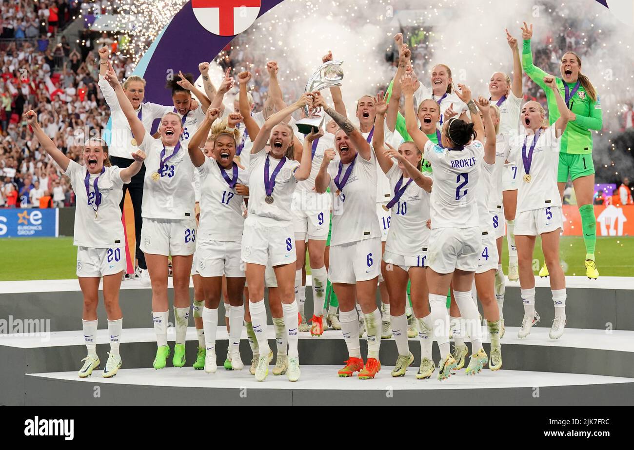England's Leah Williamson and Millie Bright lift the trophy as England ...