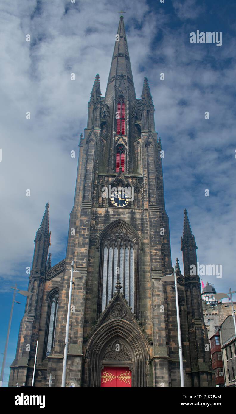 Edinburgh castle tour guide hi-res stock photography and images - Alamy