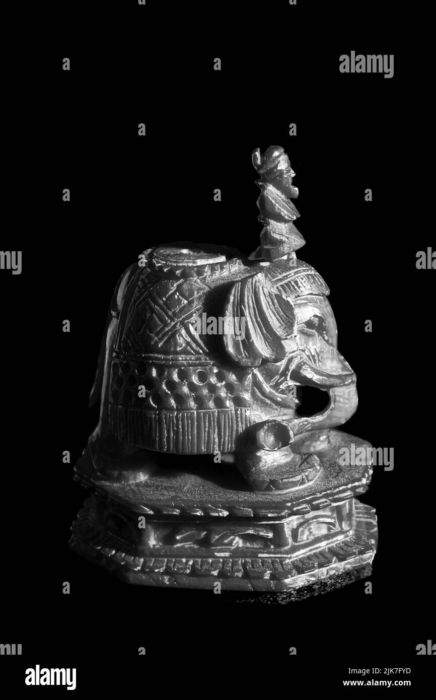 Ivory chess pieces rook hi-res stock photography and images - Alamy