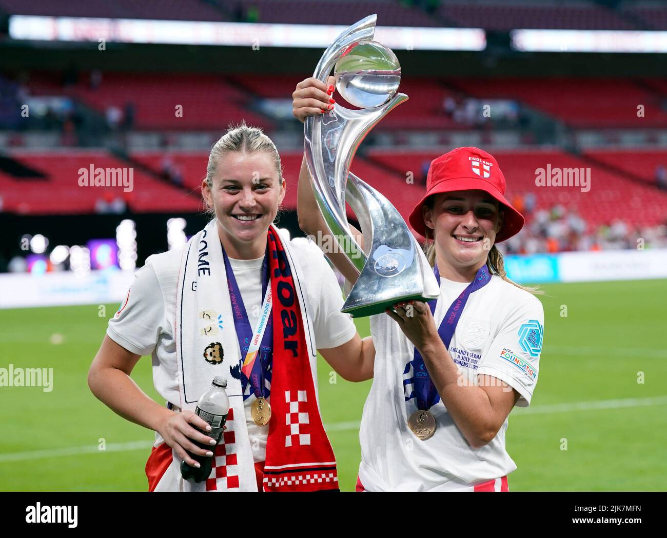 Alessia russo euro 2022 trophy hi-res stock photography and images - Alamy