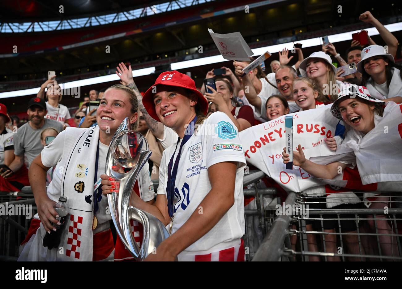 Alessia russo euro 2022 trophy hi-res stock photography and images - Alamy