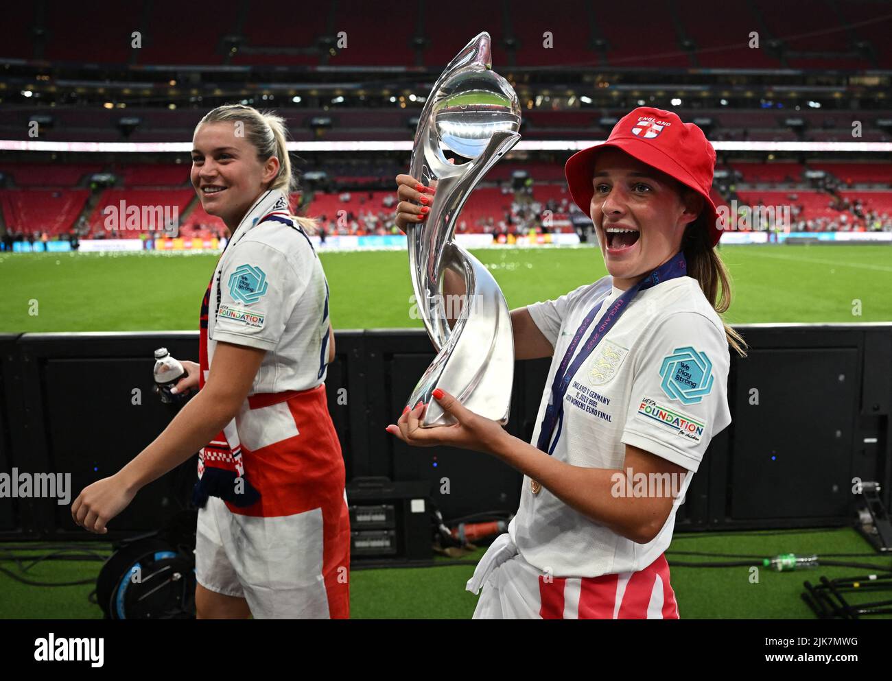 Alessia russo euro 2022 trophy hi-res stock photography and images - Alamy