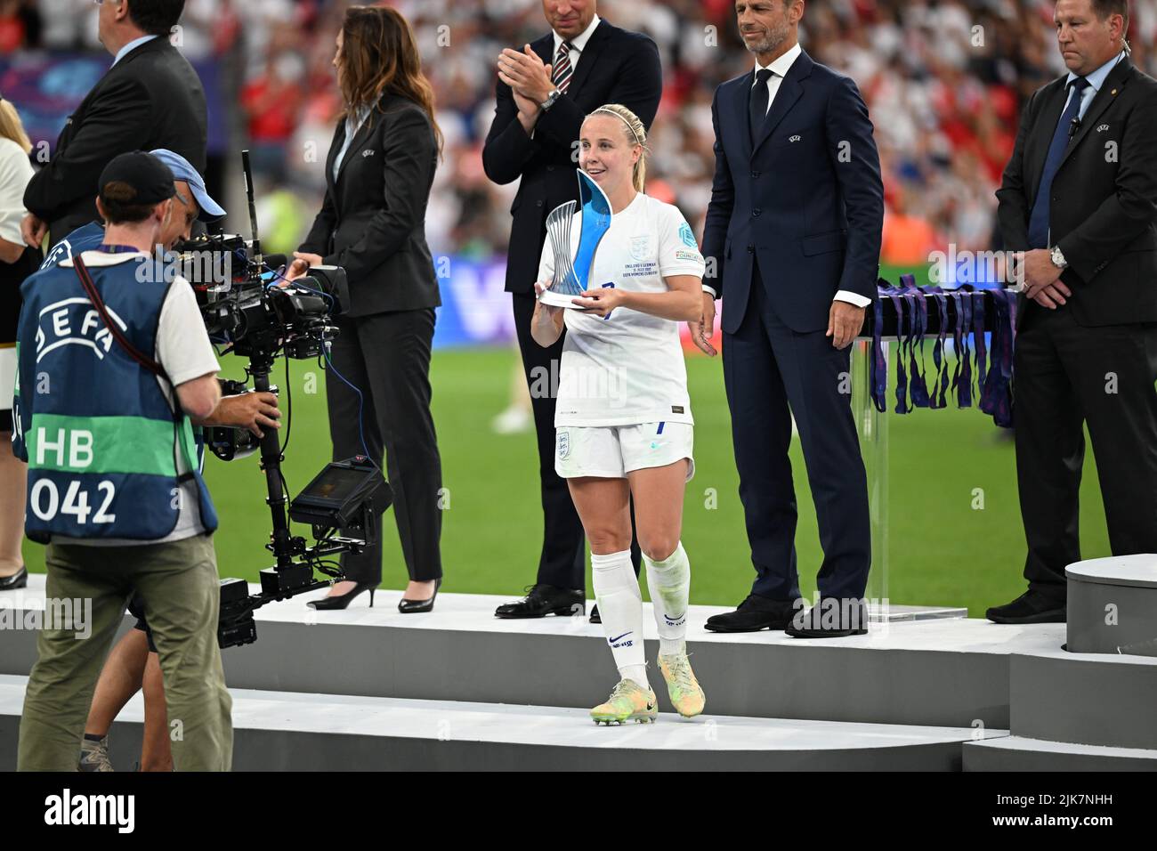 Beth mead england germany 2022 trophy hi-res stock photography and ...
