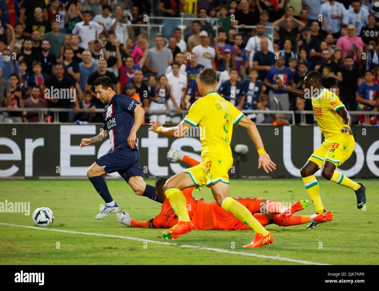 Lionel messi psg 2022 hi-res stock photography and images - Alamy