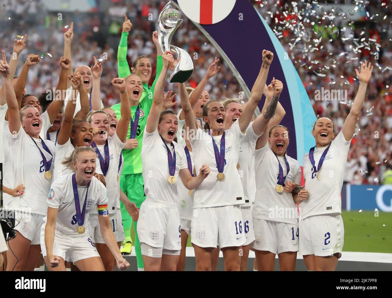 London, UK. 31st July, 2022. Ellen White of England and Jill Scott of ...