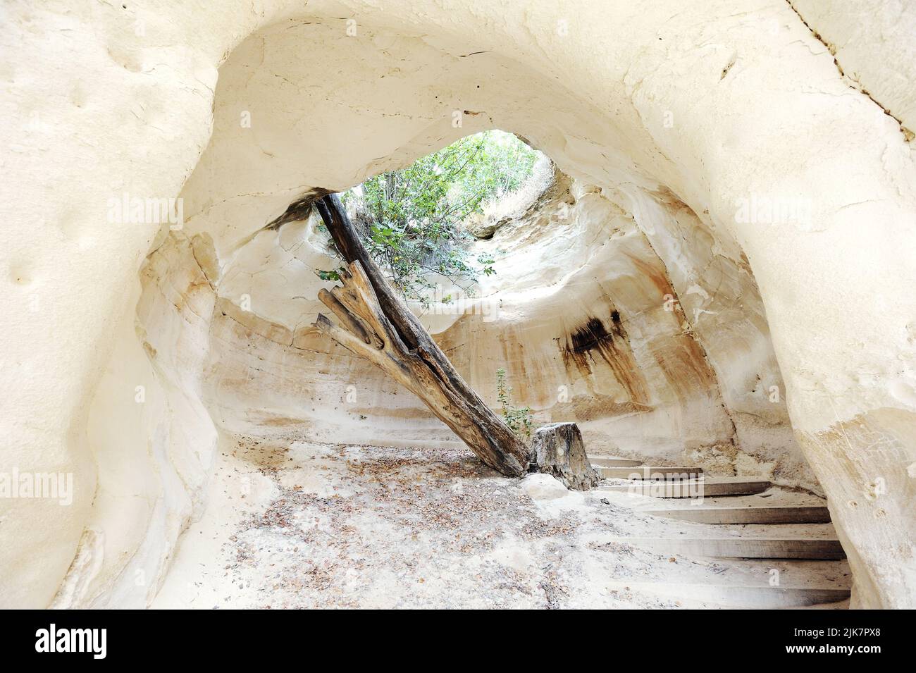 The caves of Beit Guvrin in Israel - the underground city of ancient ...