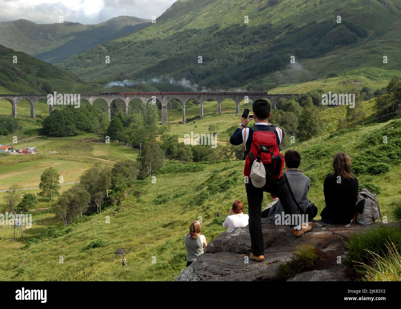 THE STEAM TRAIN THAT RUNS BETWEEN FORT WILLIAM AND MALLAIG , FEATURED ...