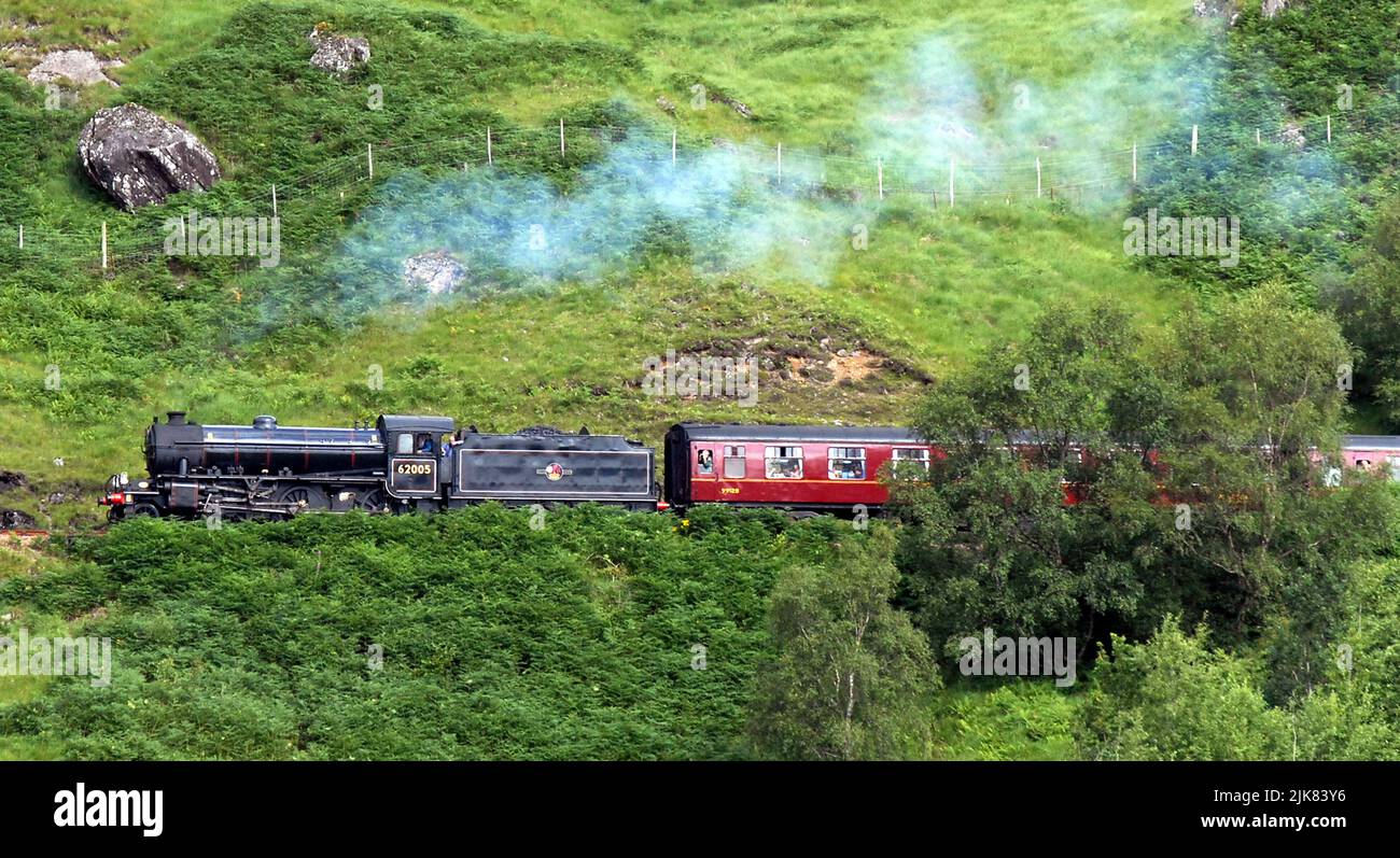 THE STEAM TRAIN THAT RUNS BETWEEN FORT WILLIAM AND MALLAIG , FEATURED ...