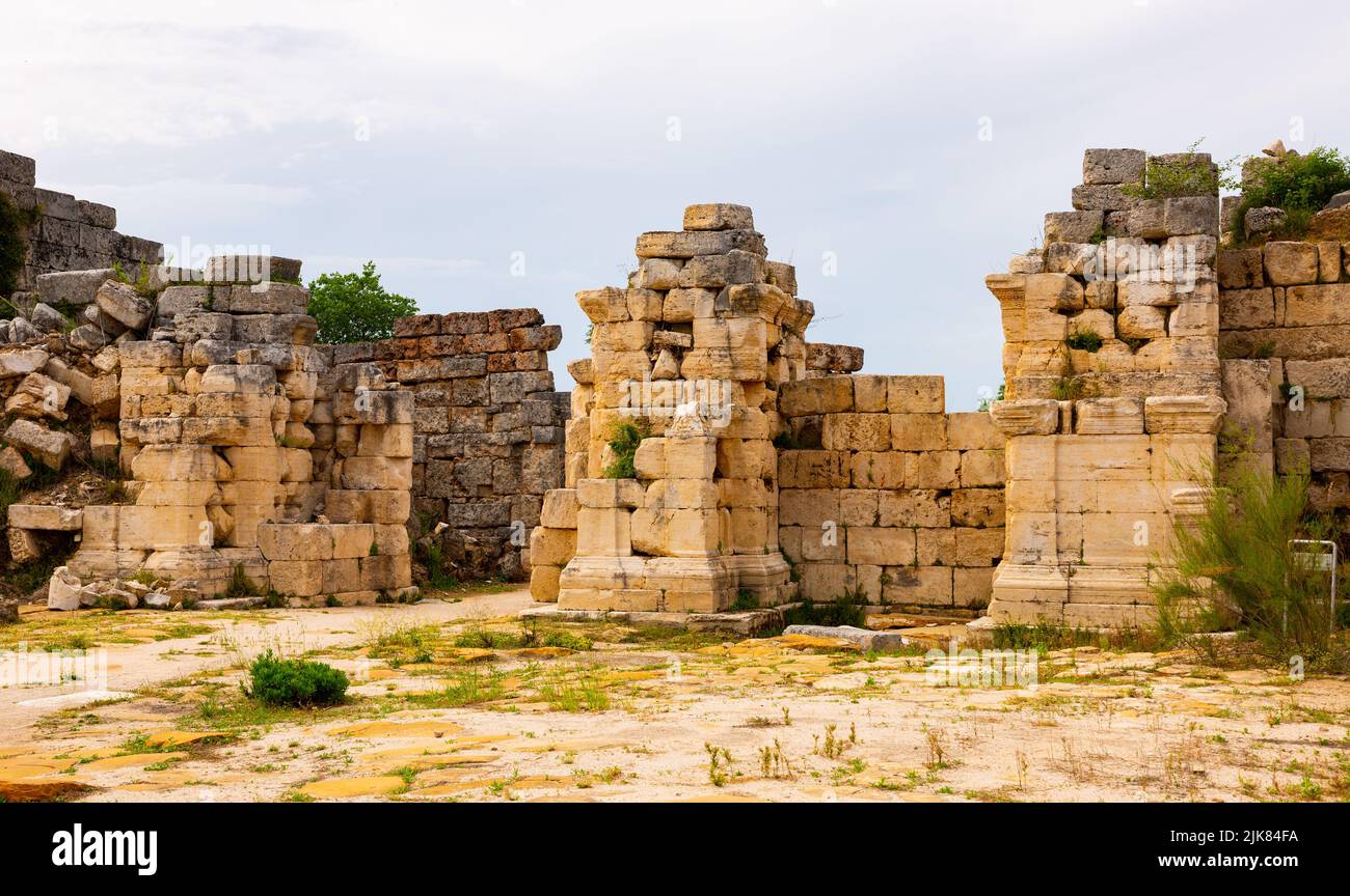 Remains of Roman nymphaeum building in Perga, Turkey Stock Photo - Alamy