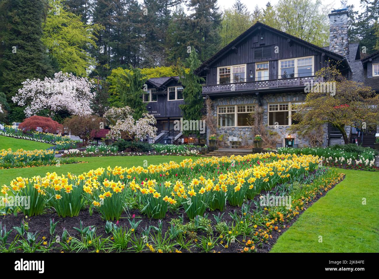 Park with flower hi-res stock photography and images - Alamy