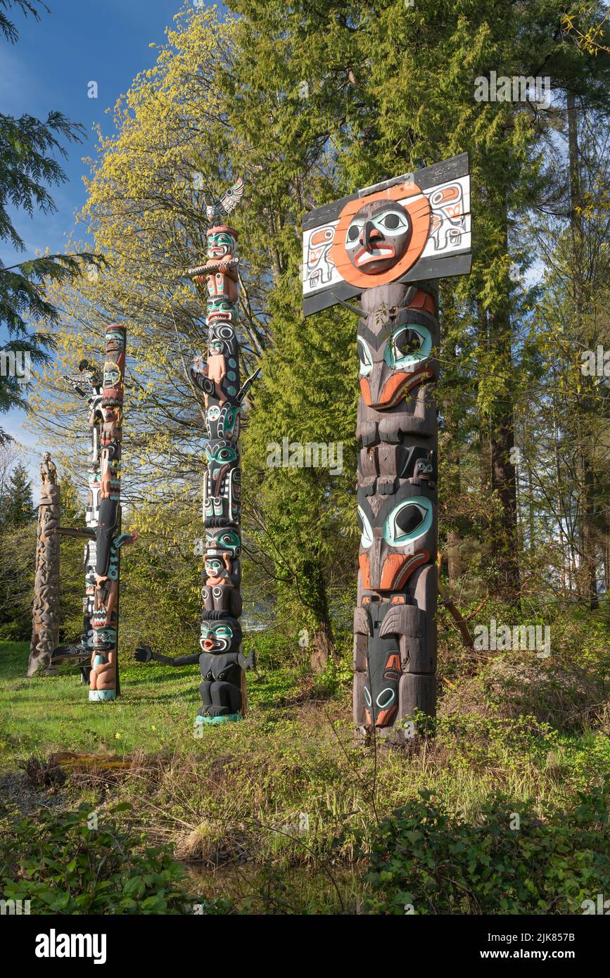 Aboriginal totem poles hi-res stock photography and images - Alamy