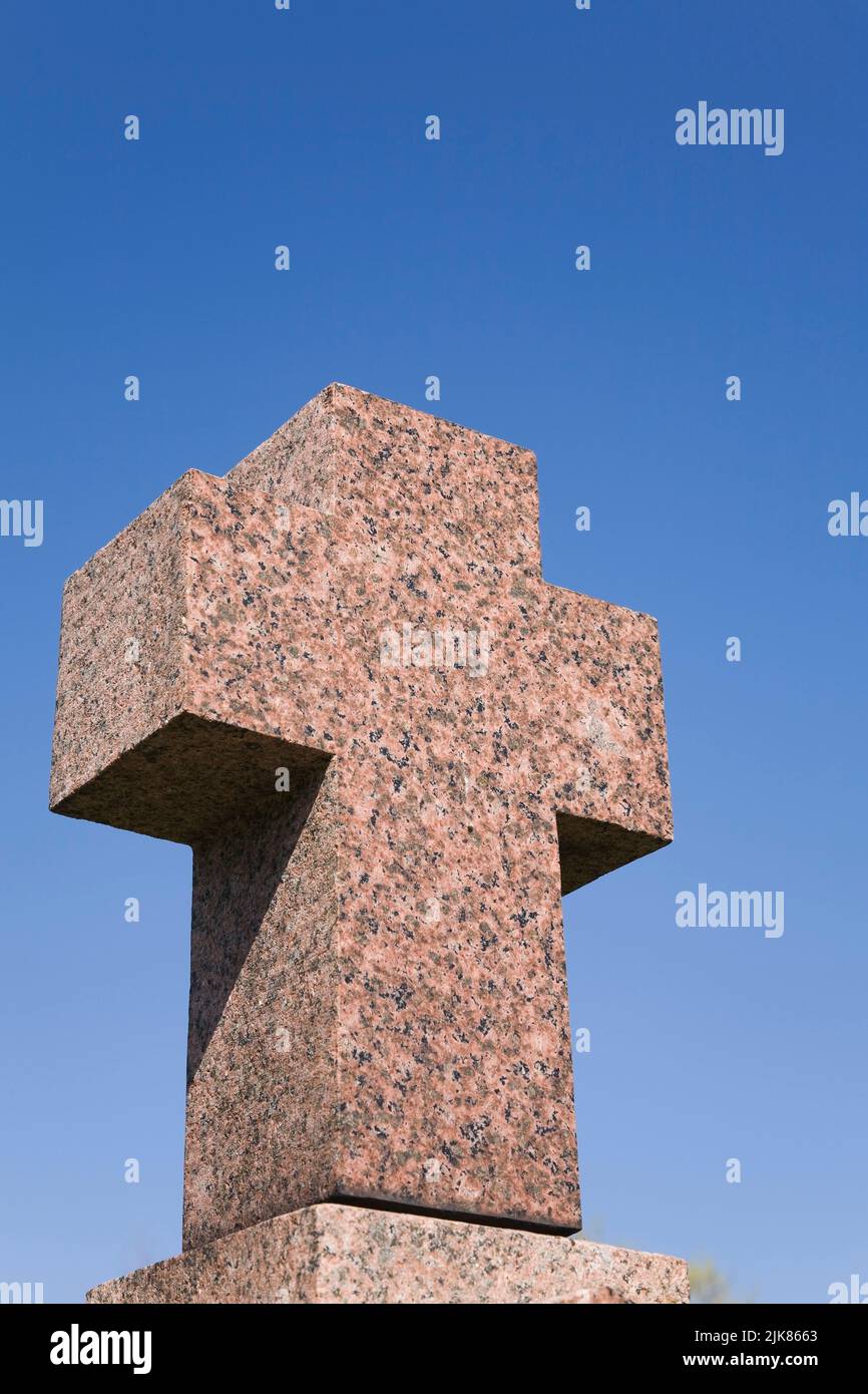 Close-up of granite cross atop a headstone in cemetery Stock Photo - Alamy