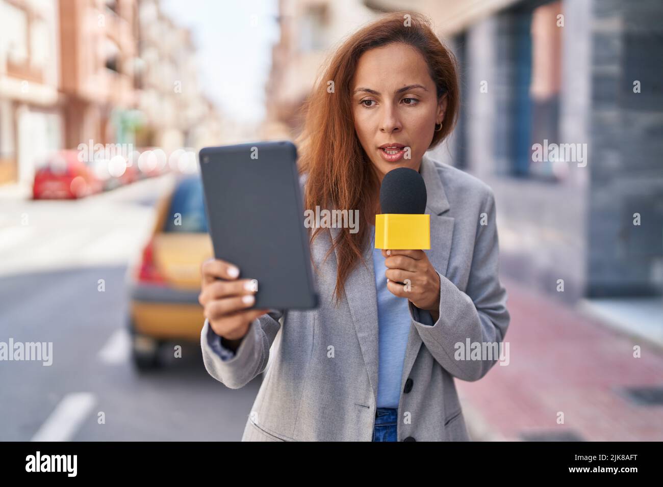 Street interview computer hi-res stock photography and images - Alamy