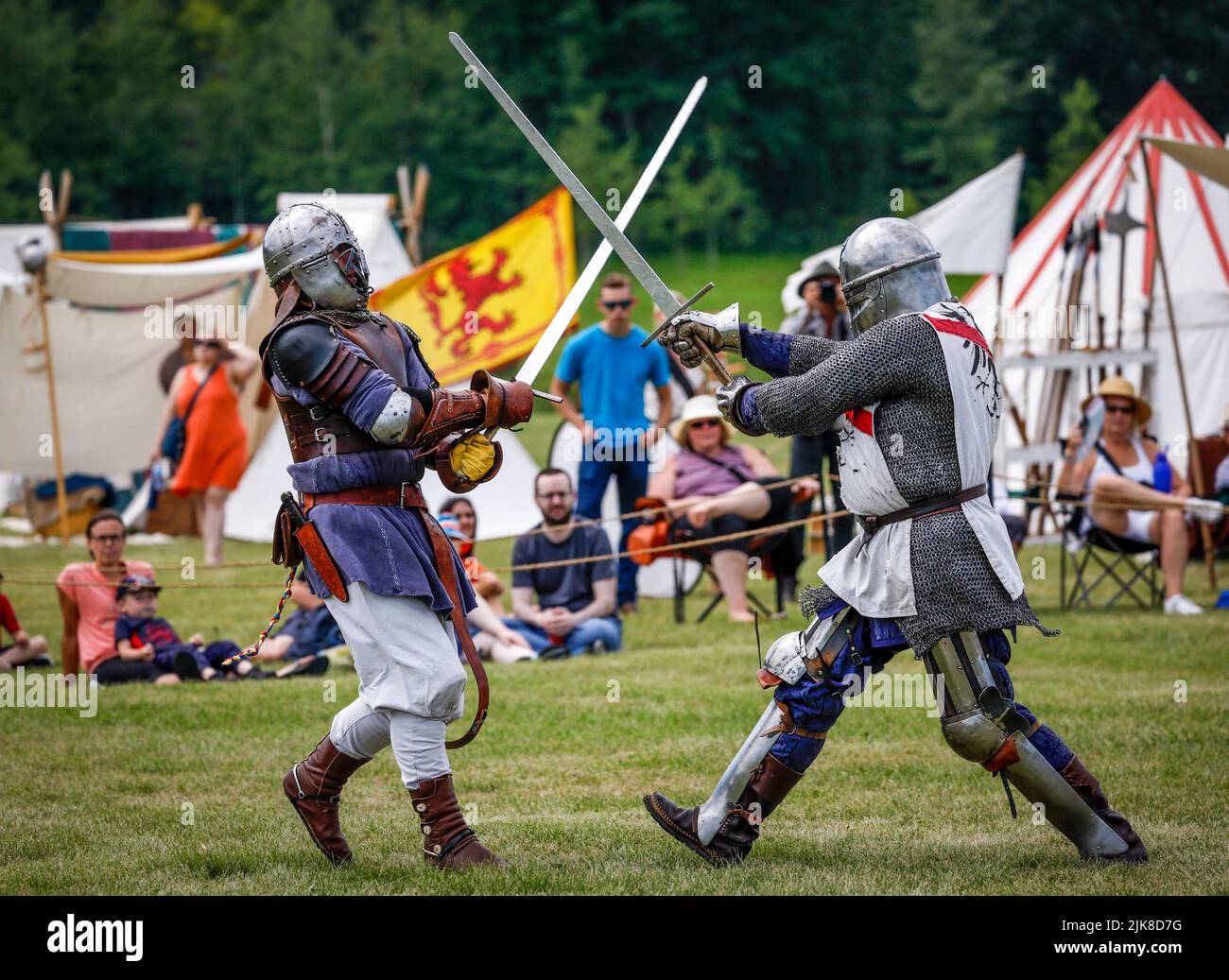 Knights of the Dragon's Own Medieval Combat Group re-enact battles from ...