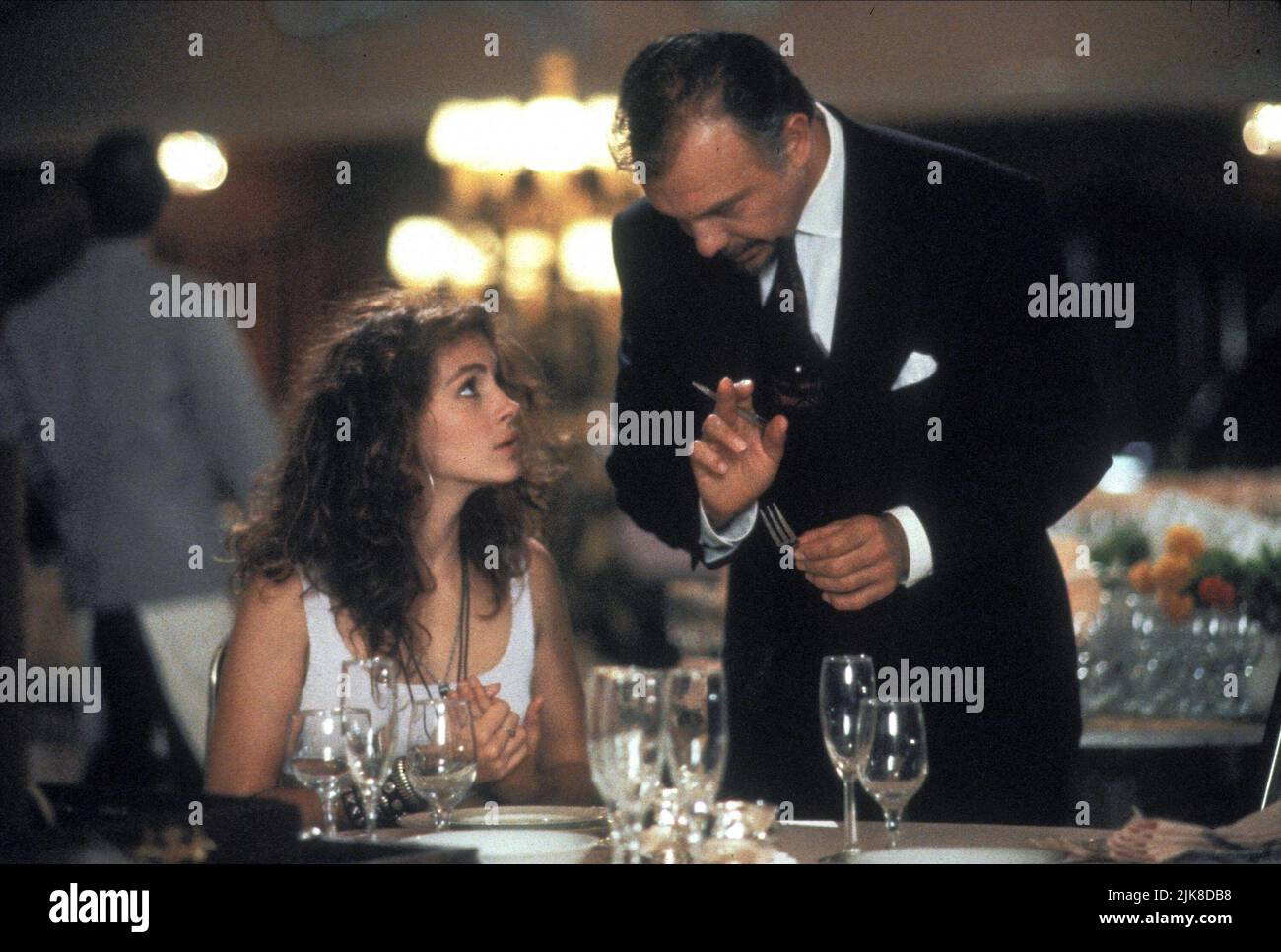 1990 usa director garry marshall hector elizondo julia roberts hi-res ...