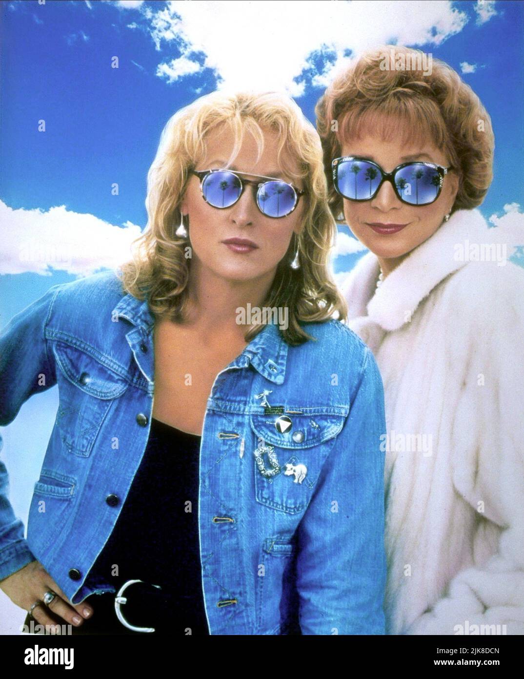 Meryl Streep, Shirley Maclaine Film Postcards From The Edge (1993 ...