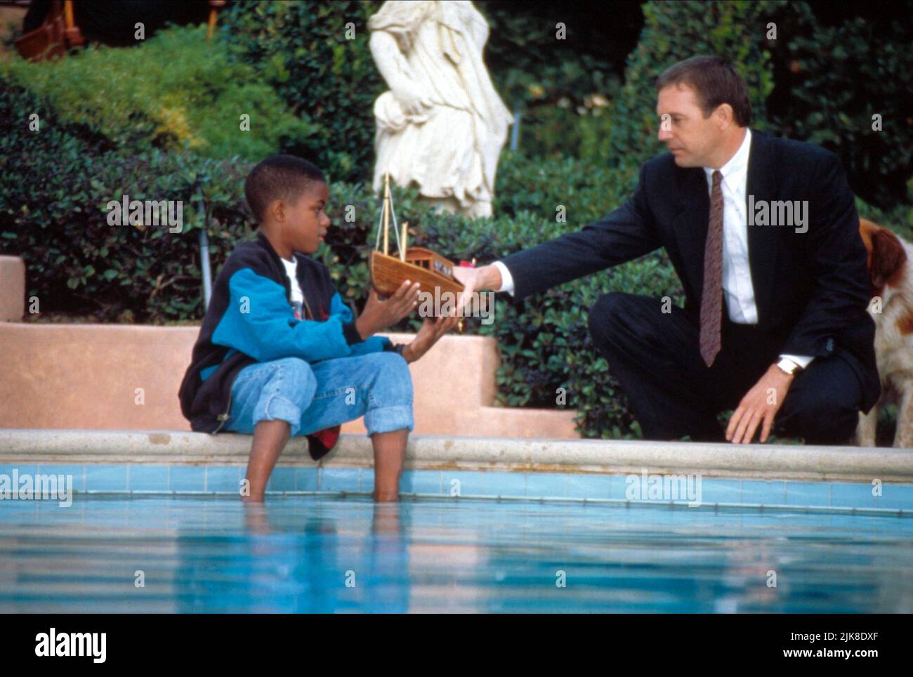 Kevin Costner Film: The Bodyguard (USA 1992) Characters: Frank Farmer ...