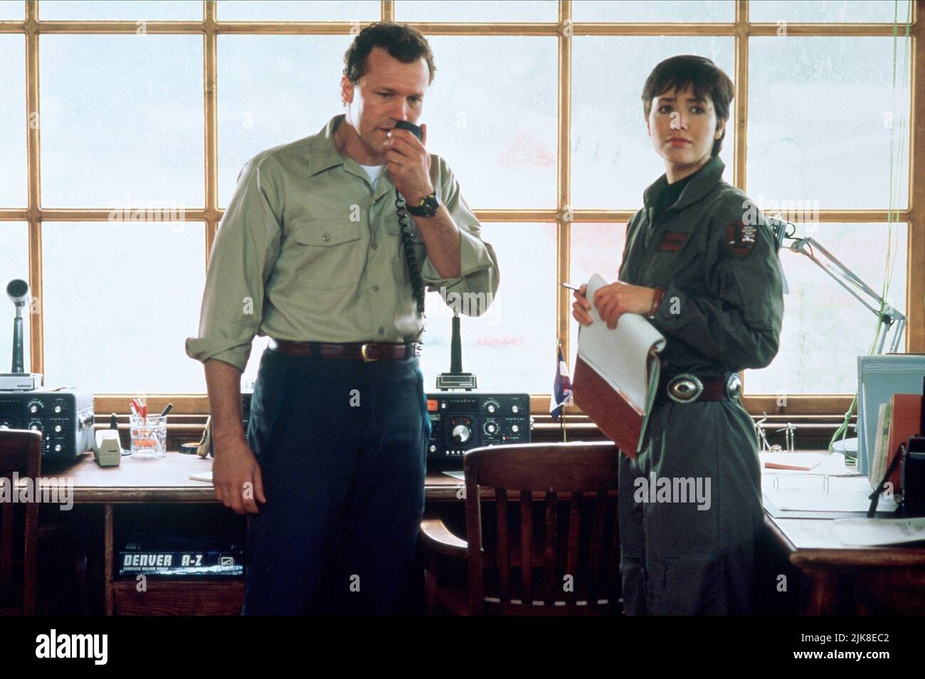 Michael rooker cliffhanger hi-res stock photography and images - Alamy