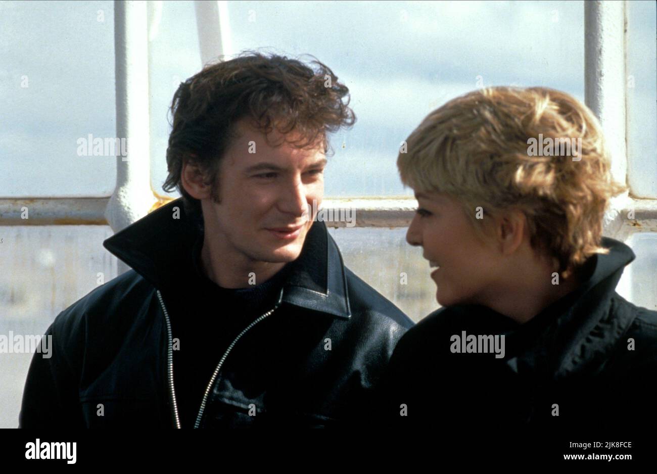 Ian Hart & Sheryl Lee Film Backbeat (1994) Characters: John Lennon ...