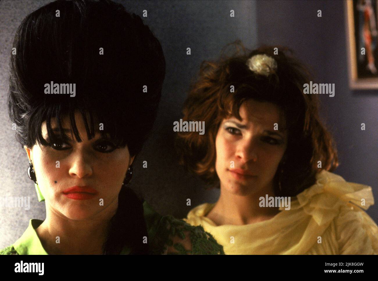 Elizabeth Daily & Lili Taylor Film Dogfight (1991) Characters: Marcie ...