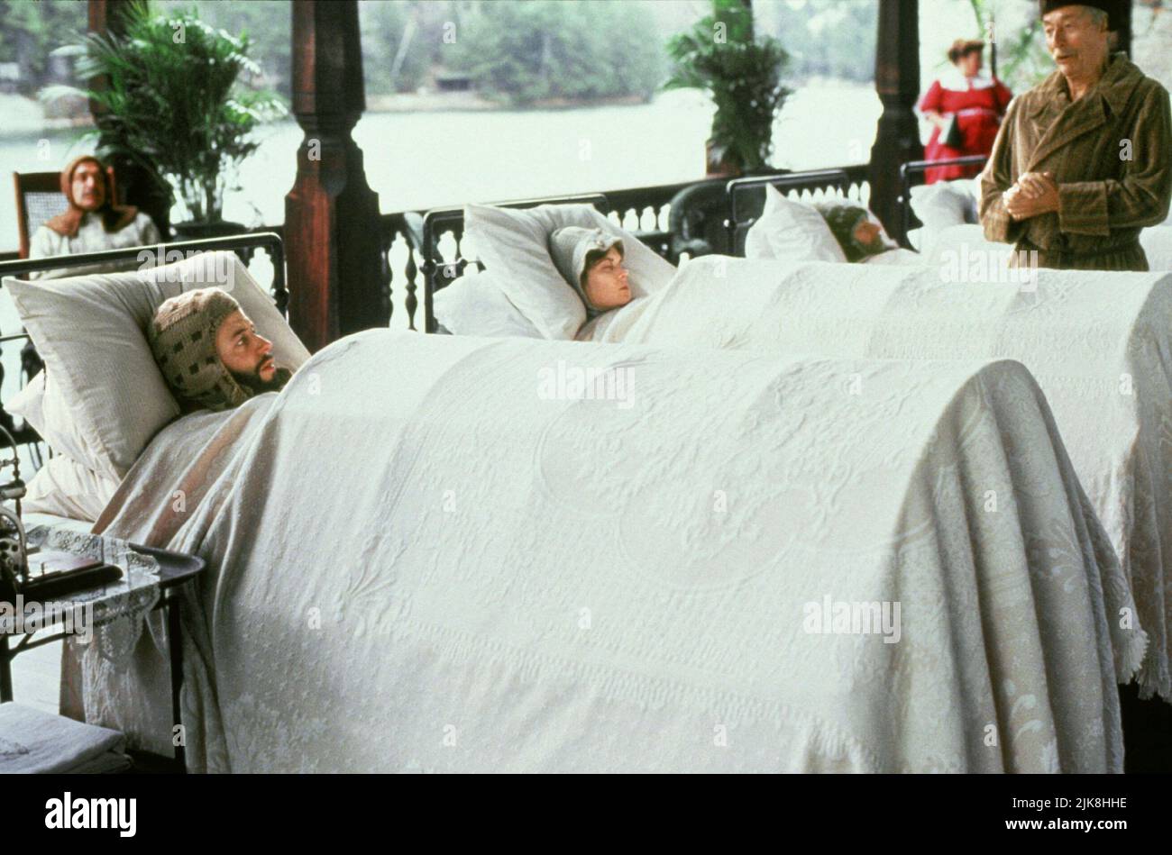 Matthew Broderick, Lara Flynn Boyle & John Neville Film: The Road To ...