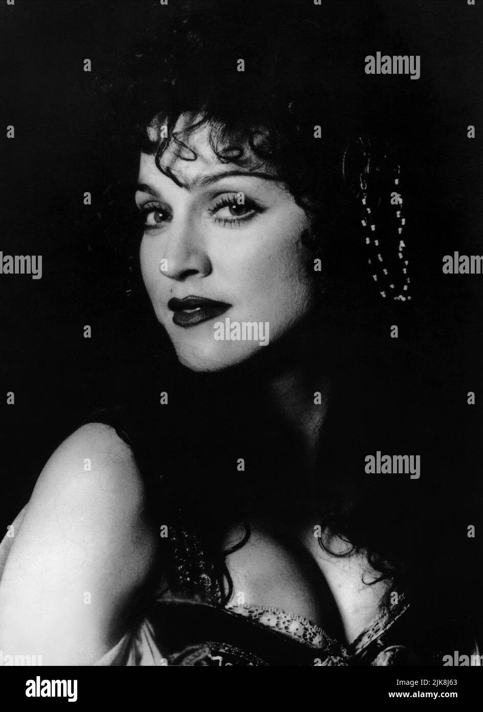 Madonna Film Shadows And Fog (USA 1992) Characters: Marie Director ...