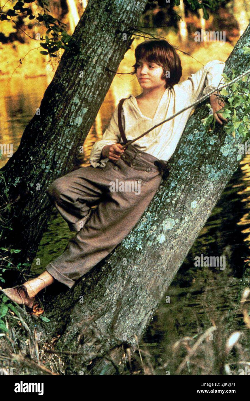 Elijah Wood Film The Adventures Of Huck Finn (1993) Characters: Huck ...