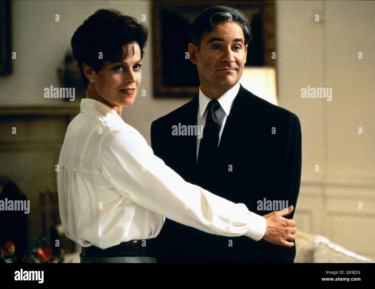 Sigourney Weaver & Kevin Kline Film: Dave (1993) Characters: Ellen ...