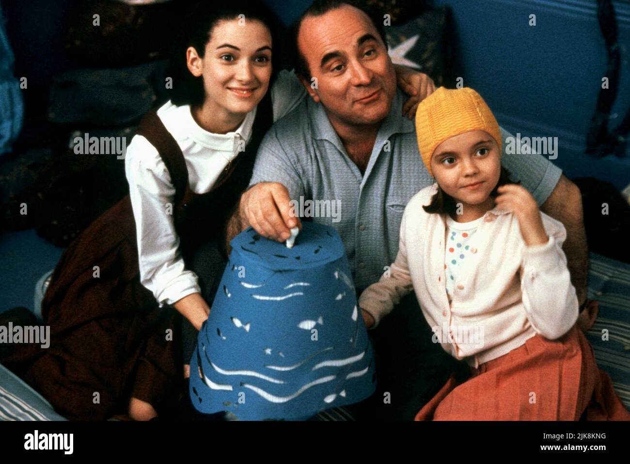 Bob Hoskins, Winona Ryder, Christina Ricci Film: Mermaids (USA 1990 ...