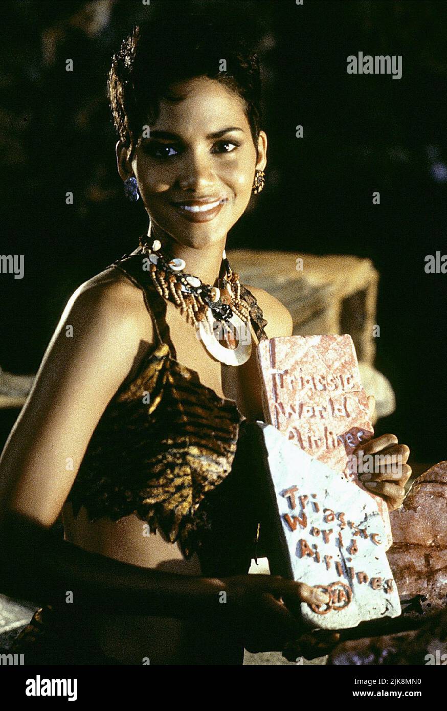 Halle berry flintstones 1994 hi-res stock photography and images - Alamy