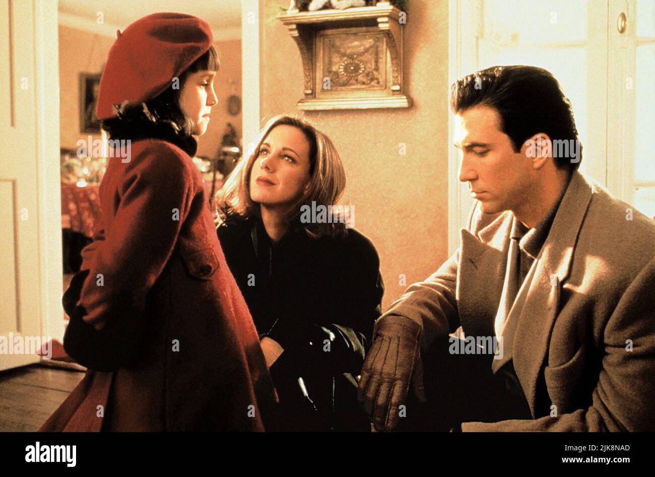 Dylan mcdermott elizabeth perkins miracle hi-res stock photography and ...