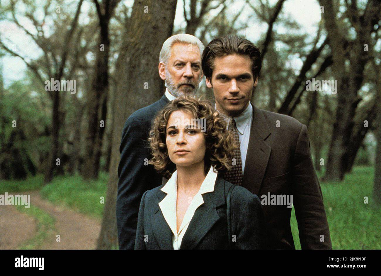 Donald Sutherland, Julie Warner, Eric Thal Film: The Puppet Masters ...