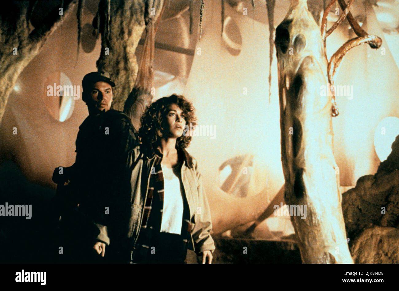 Eric Thal & Julie Warner Film: The Puppet Masters (1994) Characters ...