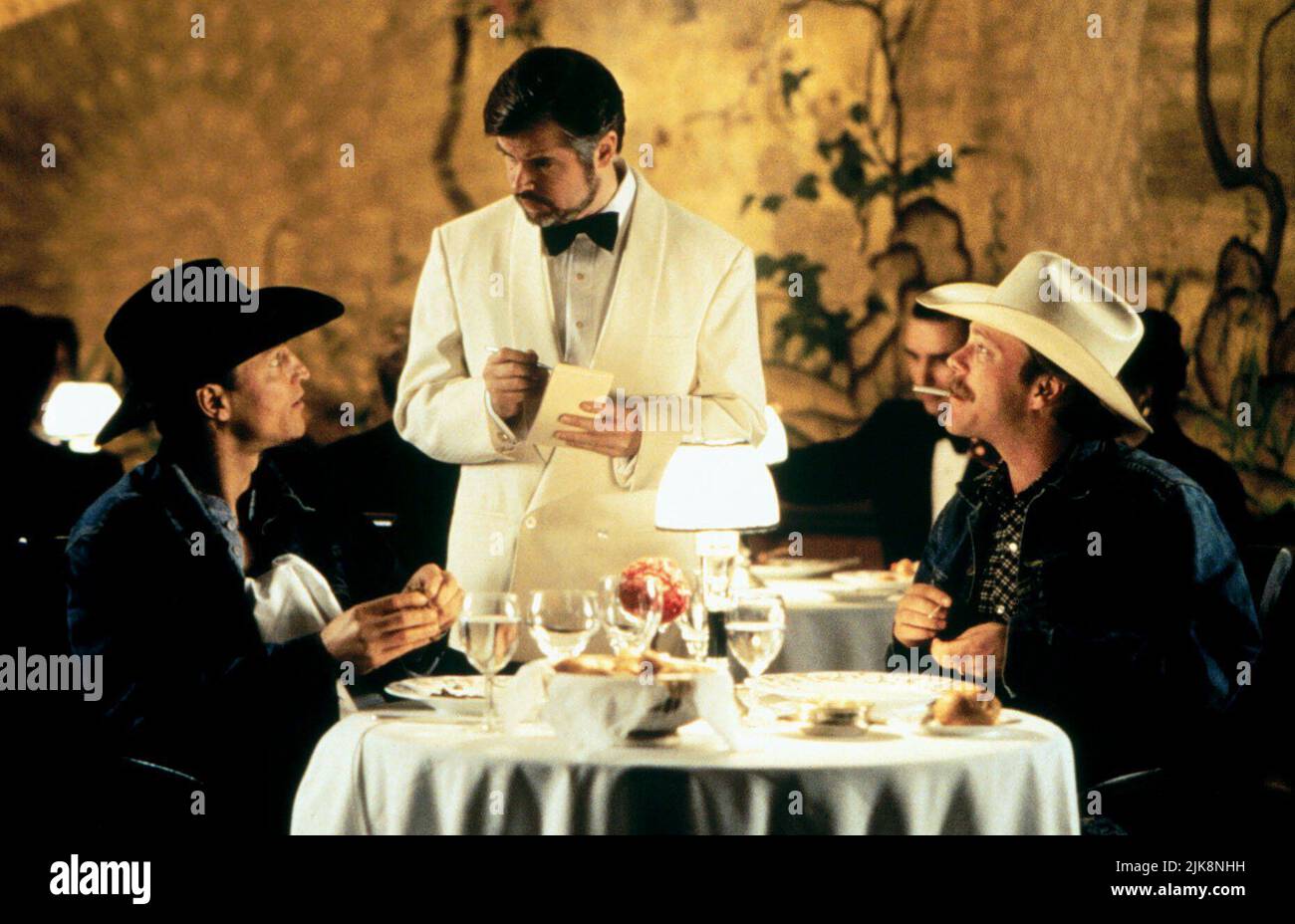 Woody Harrelson, Kiefer Sutherland Film The Cowboy Way (1994 ...