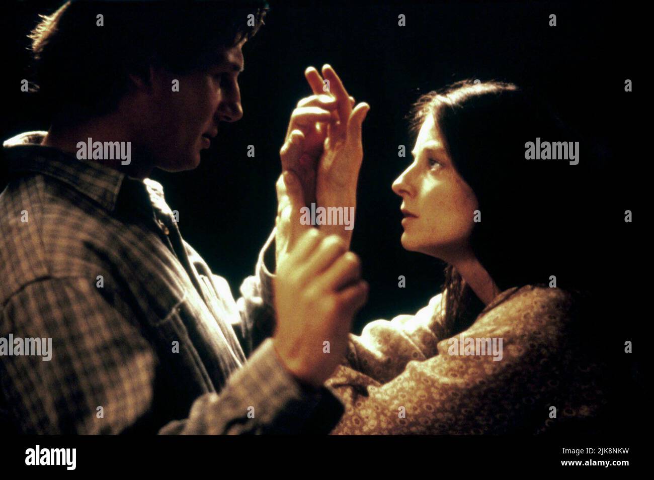 Liam Neeson & Jodie Foster Film Nell (USA 1994) Characters: Dr. Jerome ...