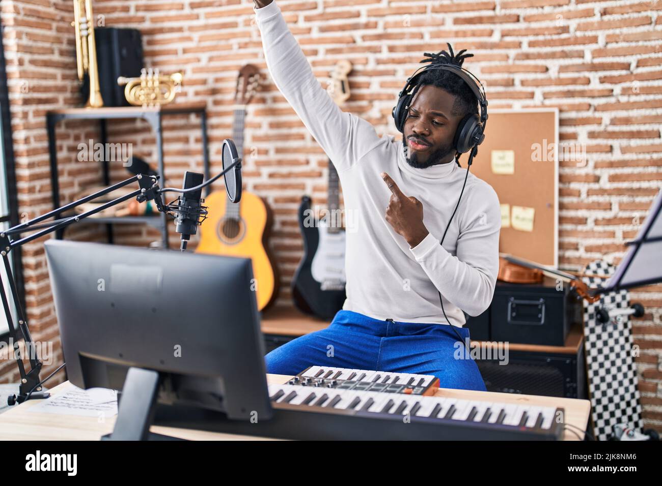 African woman piano stage hi-res stock photography and images - Alamy