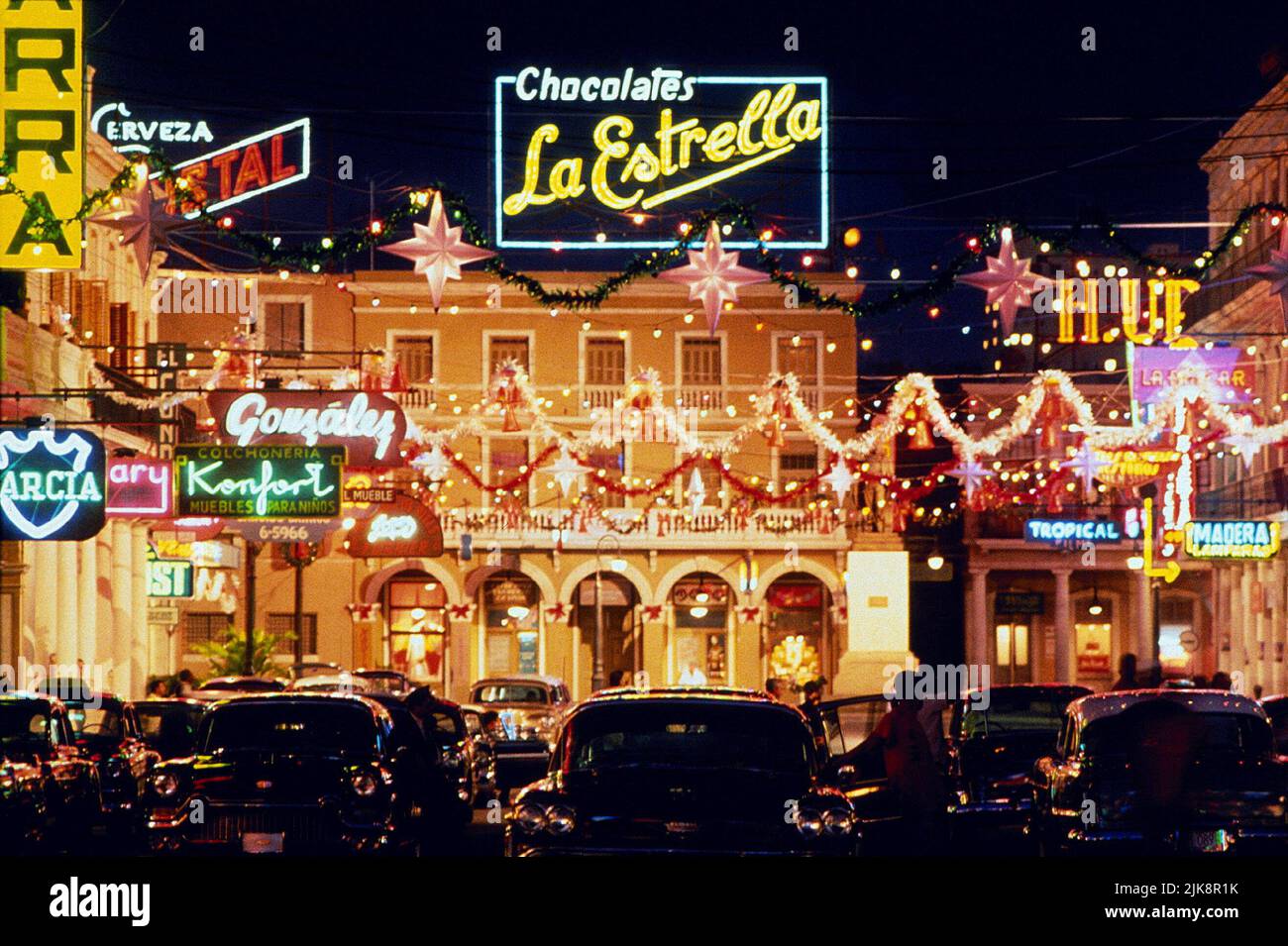 Night Street Scene Film Havana (USA 1990) Director: Sydney Pollack 12 ...
