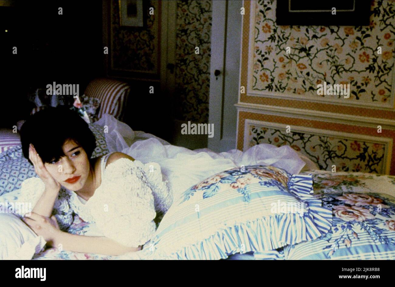 Carolyn Farina Film: Metropolitan (USA 1990) Characters: Audrey Rouget ...