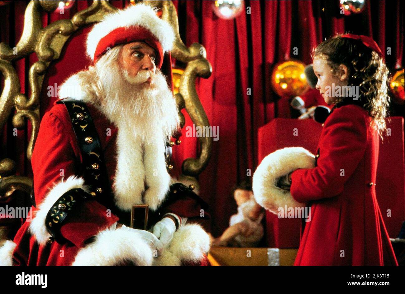 Leslie Nielsen & Thora Birch Film All I Want For Christmas (USA 1991 ...