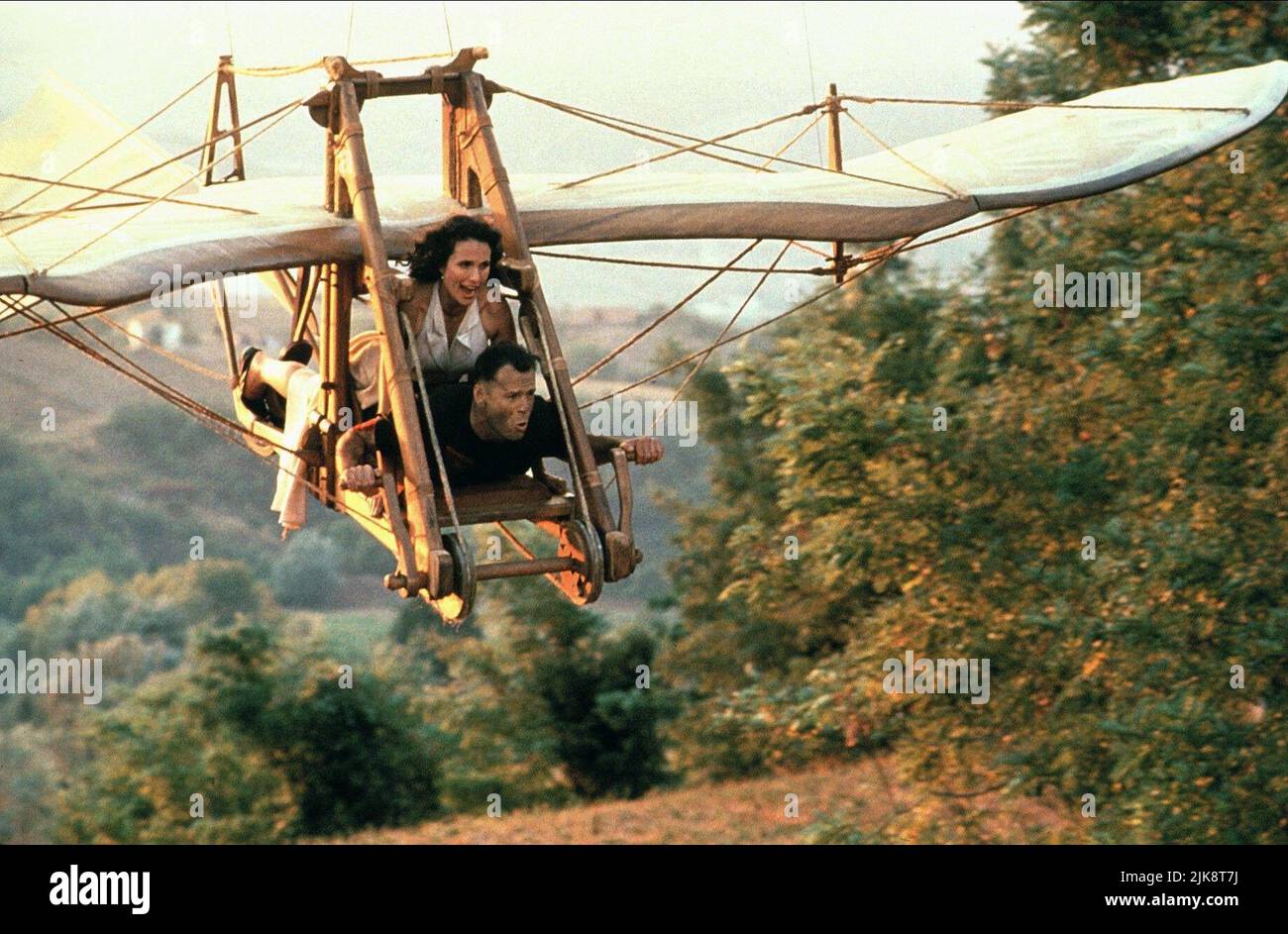 Andie Macdowell & Bruce Willis Film Hudson Hawk (USA 1991) Characters ...