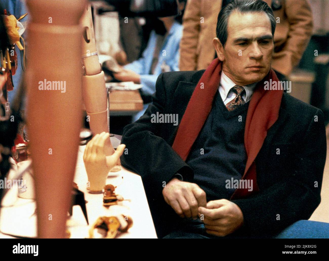 Tommy Lee Jones Film The Fugitive (USA 1993) Characters: Marshal Samuel ...