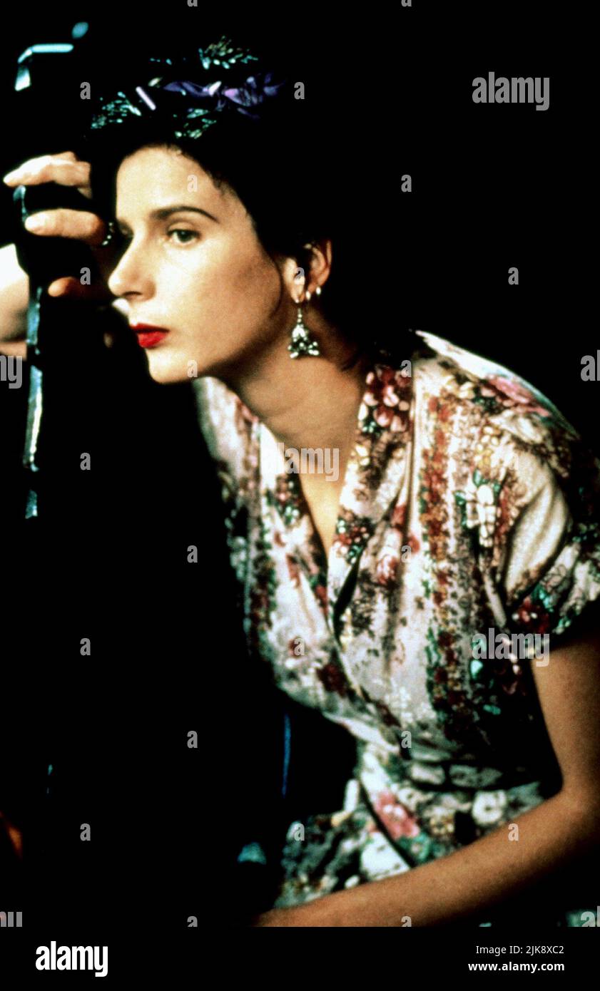 Rachel Griffiths Film Muriel'S Wedding (AUS/FR 1994) Characters: Rhonda Epinstalk Director: P.J ...