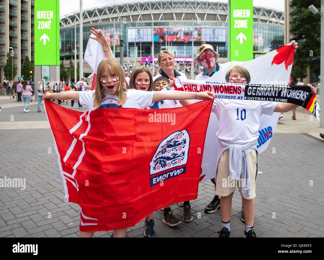 London, UK. 31st July, 2022. England supporters arrive to the stadium ...