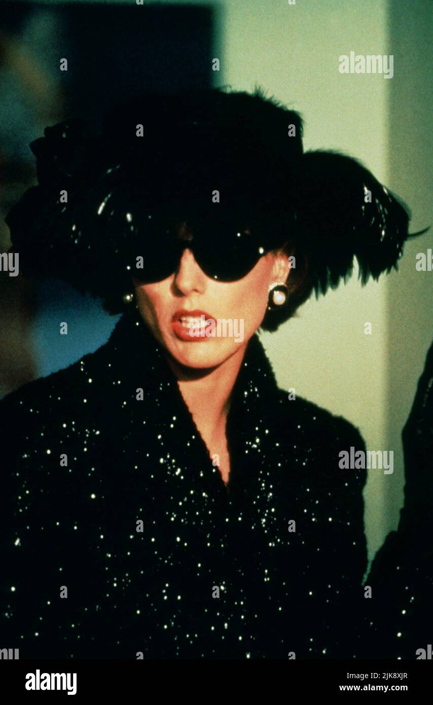 Tea Leoni Film The Counterfeit Contessa (1994) Characters: Gina ...